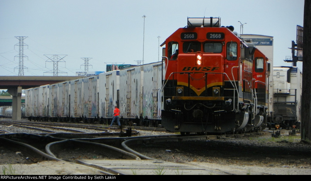 BNSF 2668